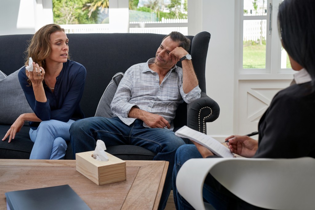 How to Resolve Conflict Between Spouses - The Presence Portal How to Resolve Conflict Between Spouses - The Presence Portal